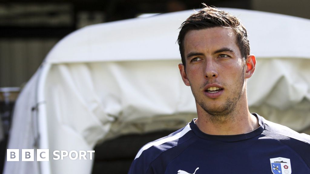 Barrow: Captain Niall Canavan signs new two-year deal - BBC Sport