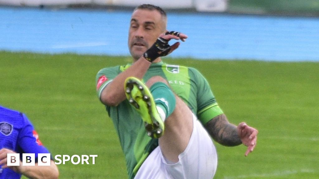 Guernsey FC passing style improving says skipper Jamie Dodd - BBC Sport