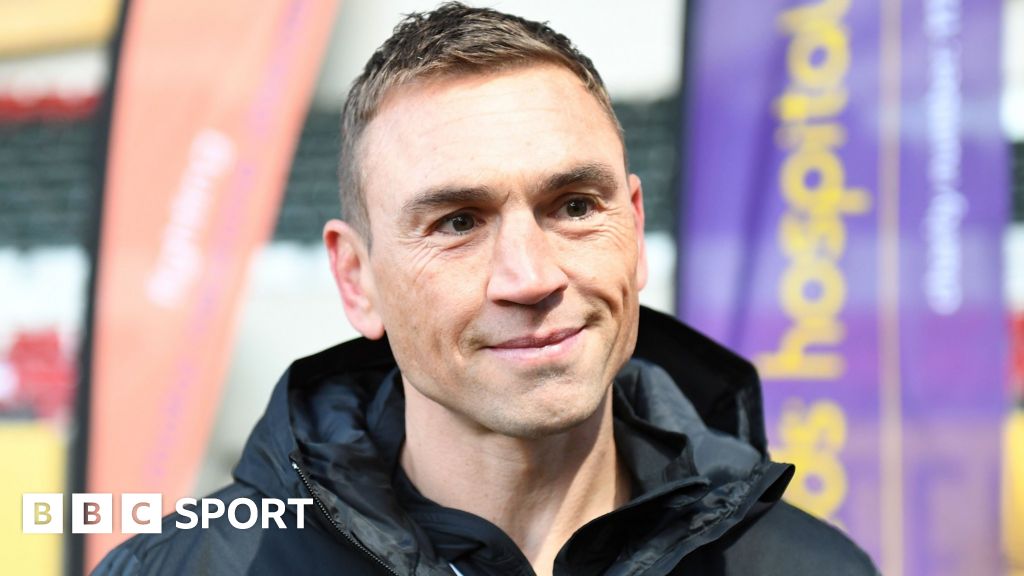 Kevin Sinfield: MND donations pass £2m mark following Leeds Rhinos ...