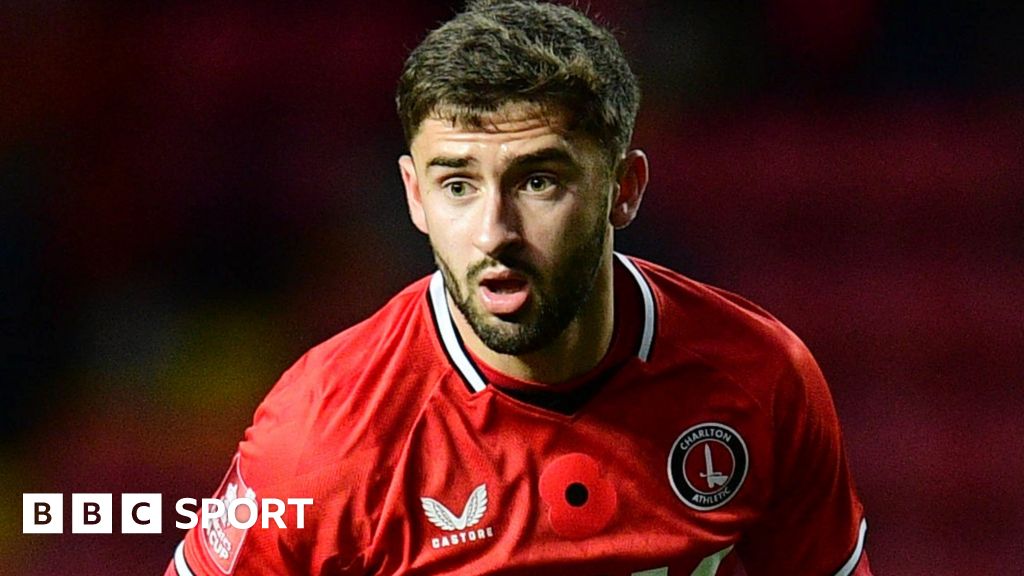 Aaron Henry: Crawley sign teenage Charlton midfielder on loan - BBC Sport