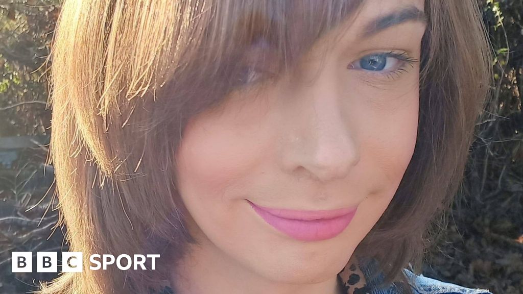 Emma Smith: The transgender sports journalist making a career on her ...