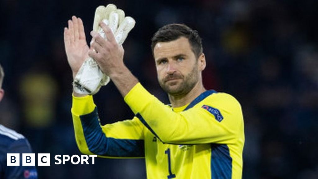 David Marshall: New Hibernian goalkeeper retires from Scotland duty ...