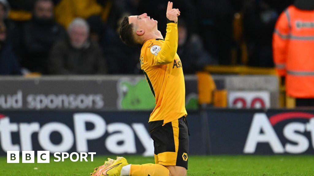 Wolves 1-0 West Ham: Daniel Podence winner adds to pressure on David ...