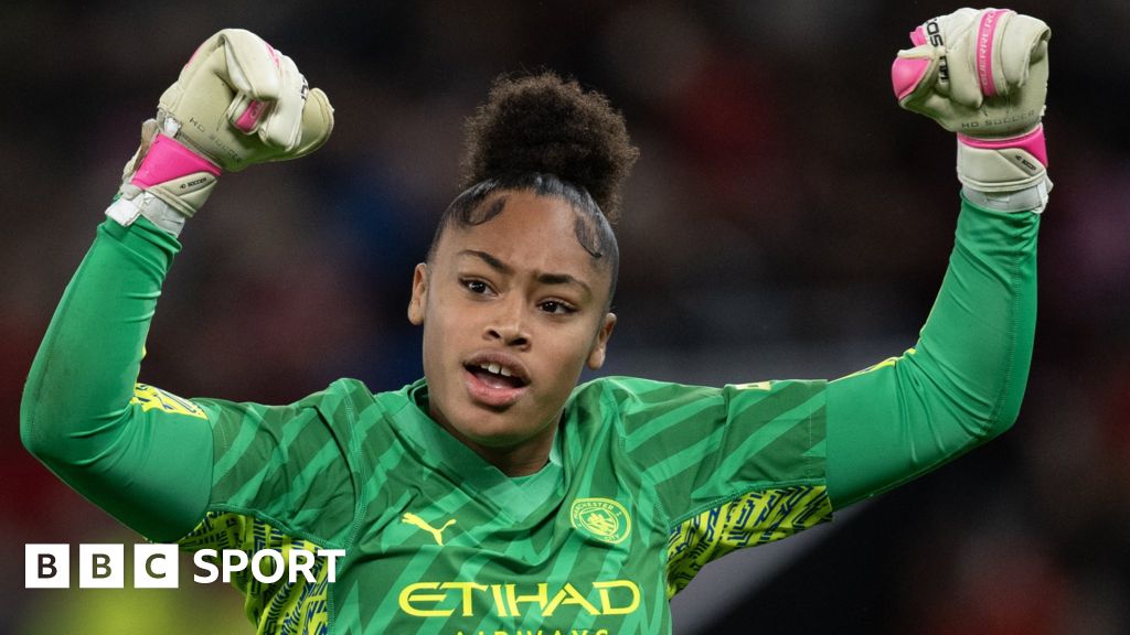 WSL Manchester derby: Khiara Keating relishes 'walking out in childhood ...