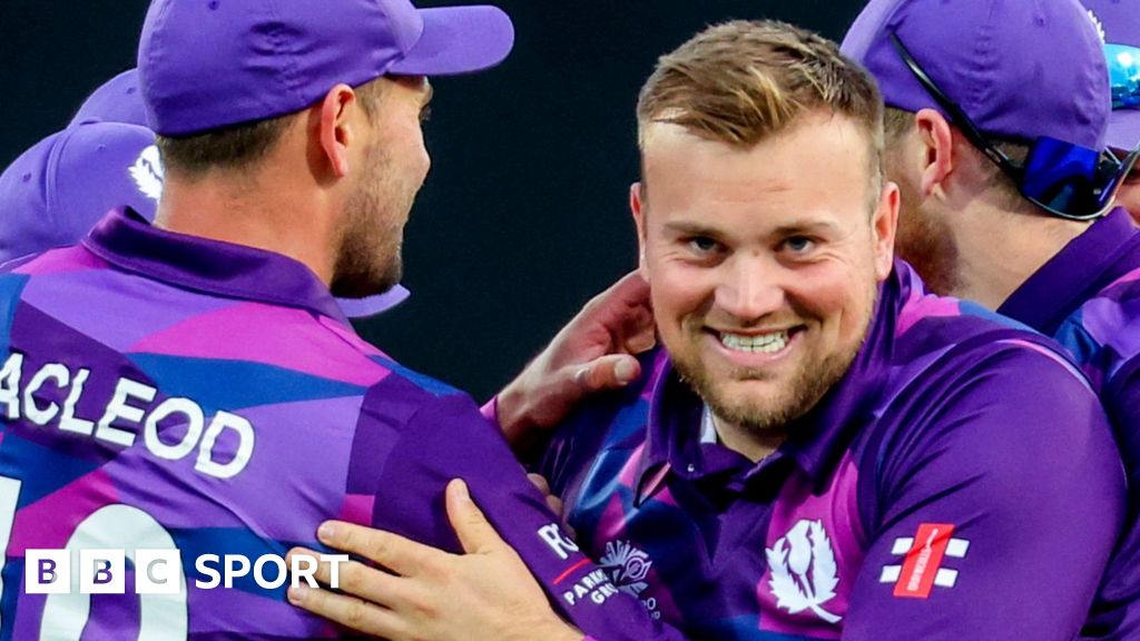 Mark Watt: Derbyshire re-sign Scotland spin bowler for 2023 season ...