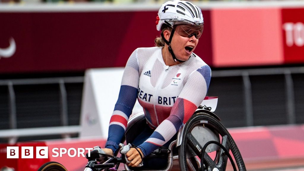 Hannah Cockroft: Briton sets fourth world record in three days - BBC Sport