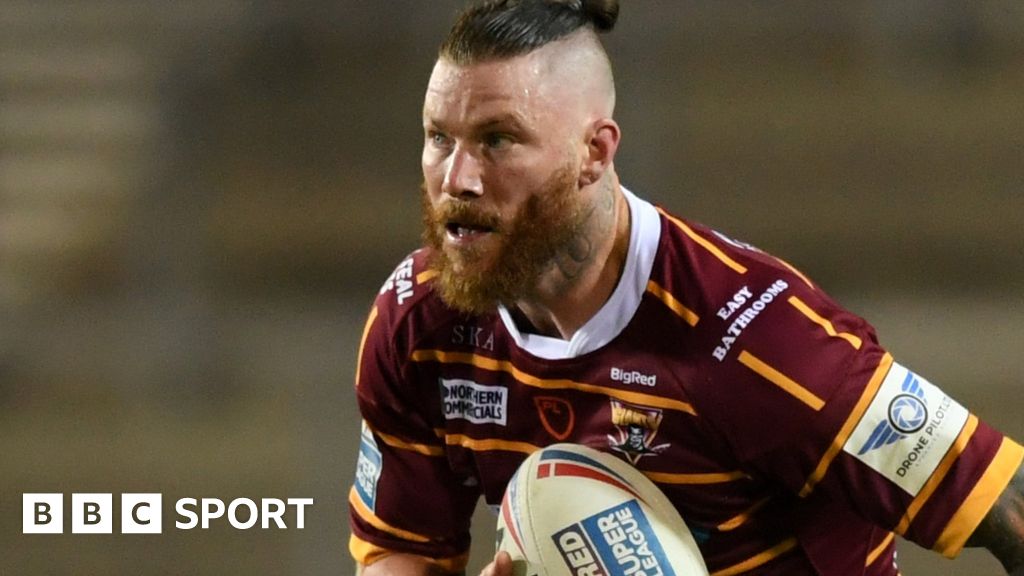 Chris McQueen: Huddersfield Giants secure England forward on deal for ...