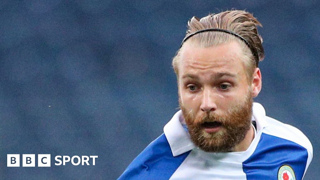 Harry Chapman: Blackburn Rovers winger signs new one-year deal - BBC Sport