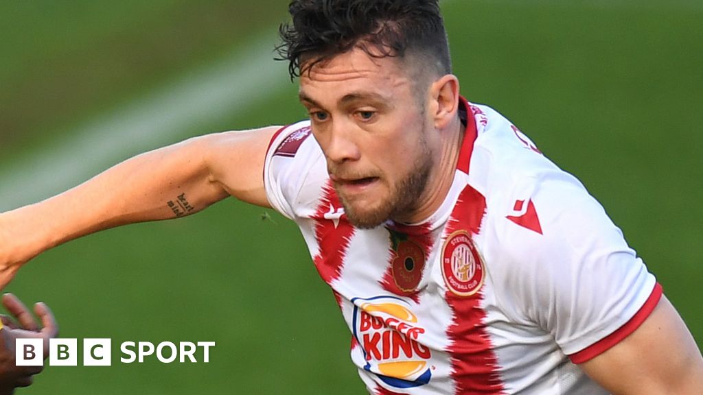 Ben Coker: Stevenage left-back signs new contract - BBC Sport