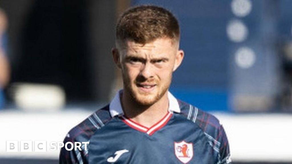 Raith Rovers 3-2 Greenock Morton: Smith earns hosts thrilling three ...