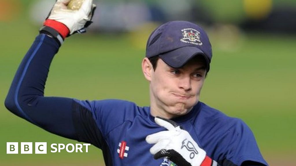 Gloucestershire release Cameron Herring and Robbie Montgomery - BBC Sport
