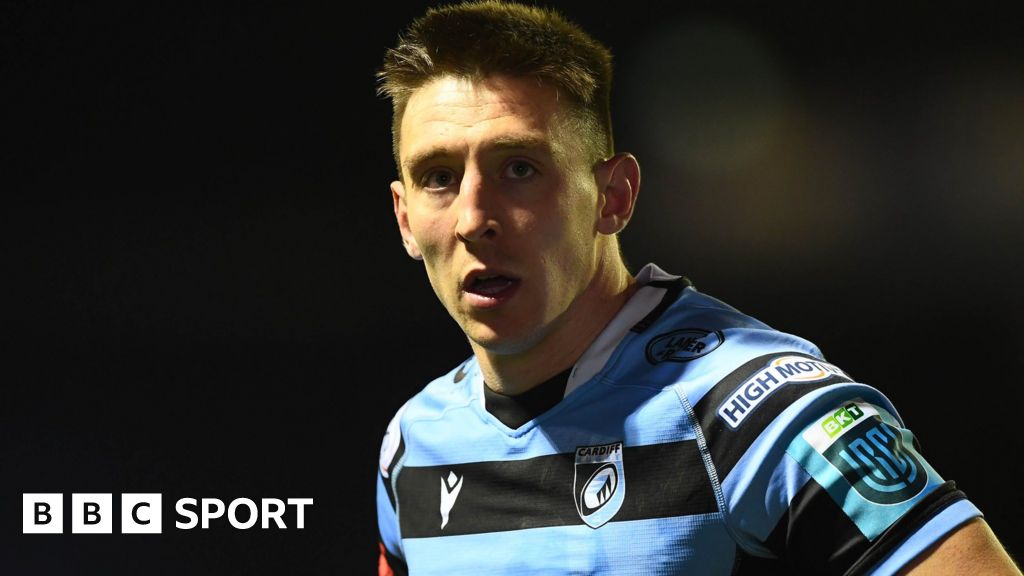 Josh Adams: Wales wing says he is staying with Cardiff - BBC Sport