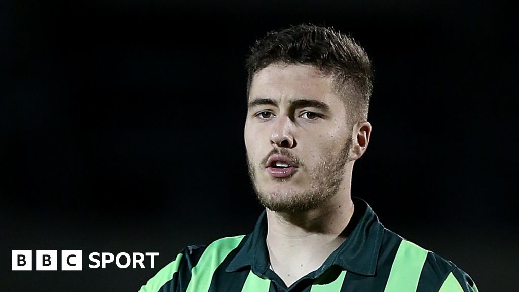 Ryan Sweeney: Mansfield Town sign Stoke City defender on loan - BBC Sport