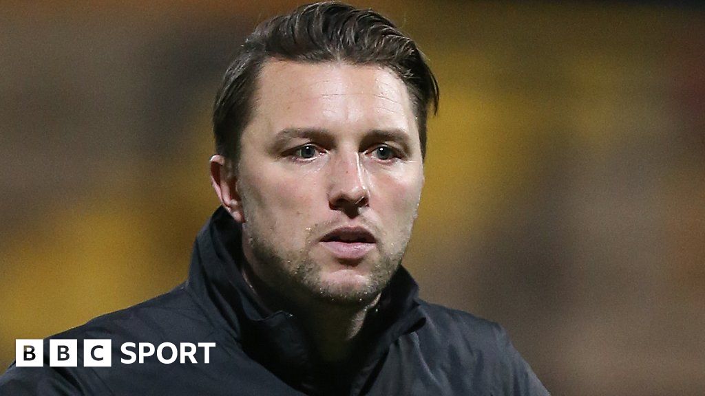 Cambridge fans' jeers for knee protest 'embarrassing' - Mark Bonner ...