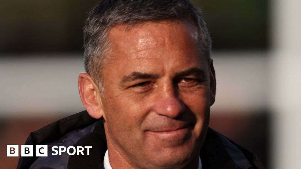 Glasgow Warriors: Franco Smith is United Rugby Championship coach of ...