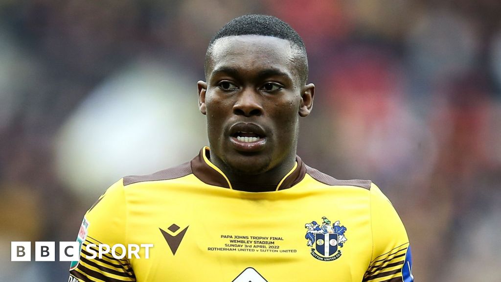 Isaac Olaofe: Millwall striker signs new contract for 'foreseeable ...