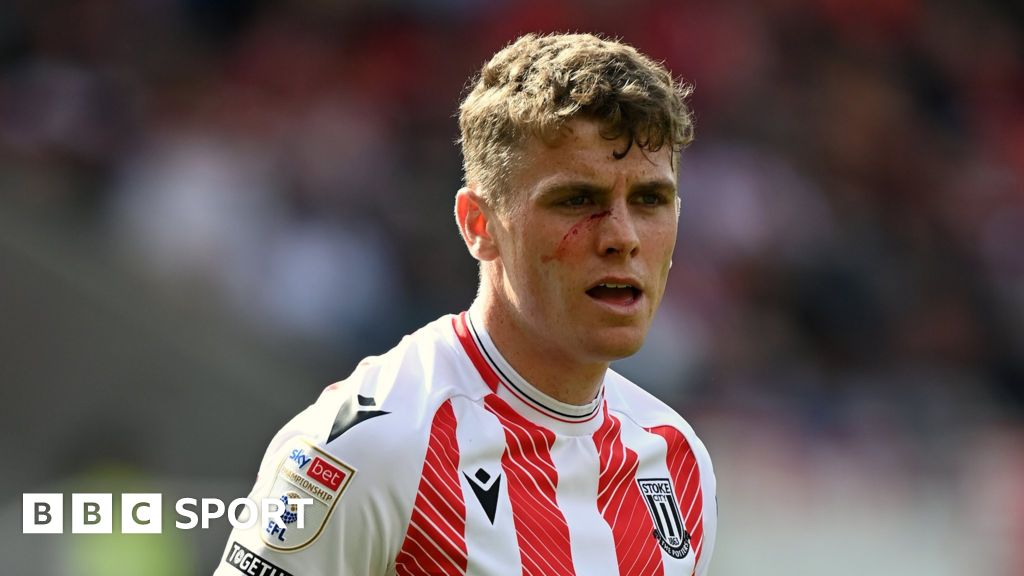 Charlton sign Michael Hector and Bournemouth's Gavin Kilkenny - BBC Sport