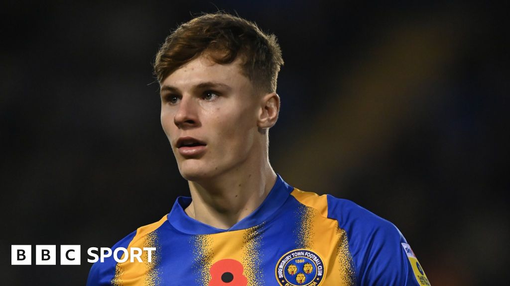 Rob Street: Former Crystal Palace striker joins Cheltenham Town - BBC Sport