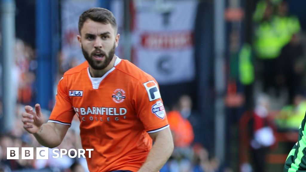 Josh McQuoid: Stevenage sign Luton Town forward on loan - BBC Sport