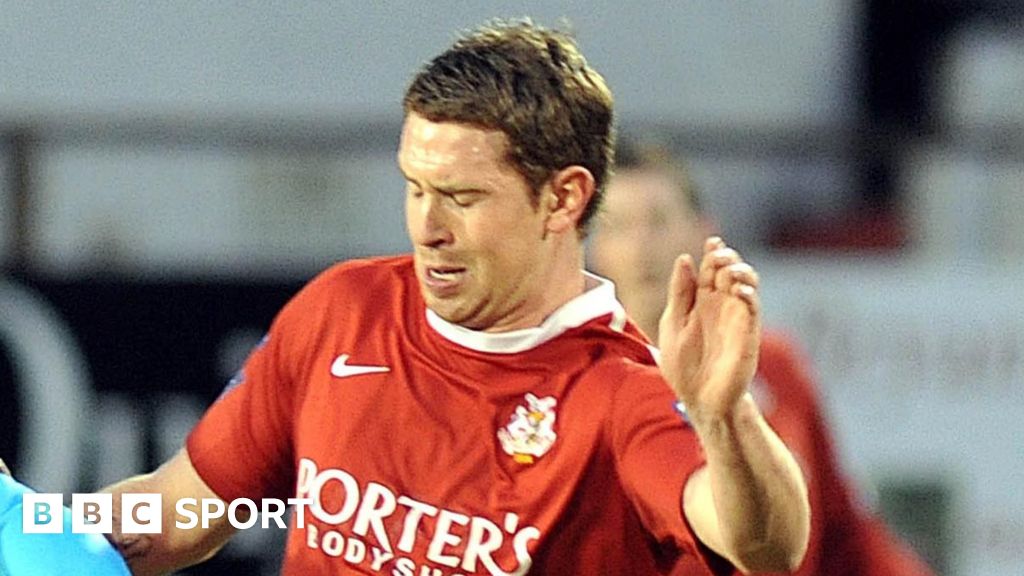 Portadown defender Garry Breen joins Cliftonville on pre-contract ...