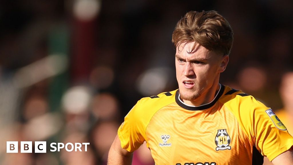Jack Lankester: Cambridge United midfielder signs new deal - BBC Sport