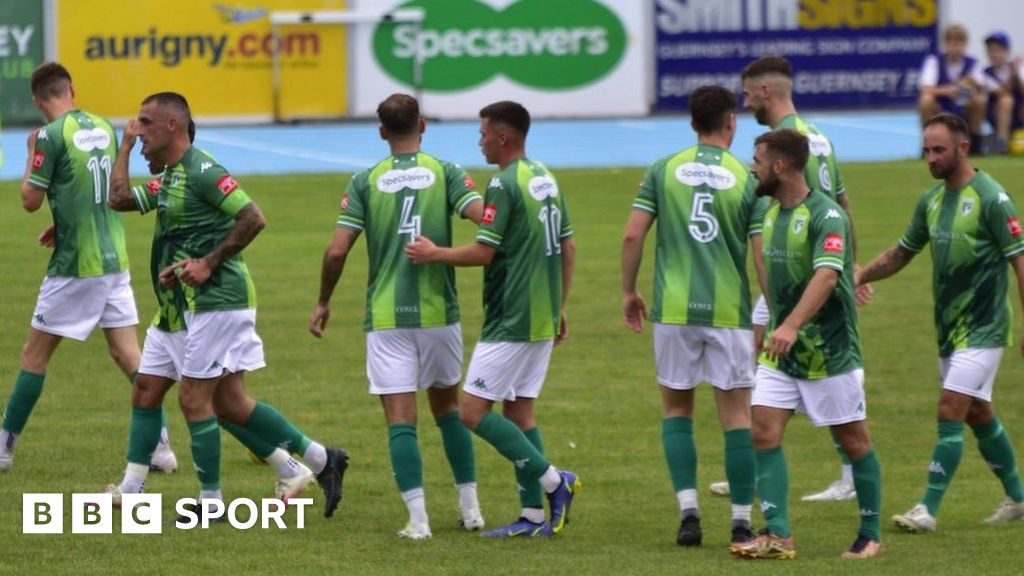 Guernsey FC beat Uxbridge 3-0 to get first win since August - BBC Sport