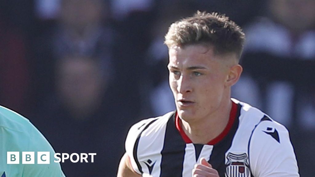 Max Wright: Harrogate Town sign former Grimsby Town winger - BBC Sport