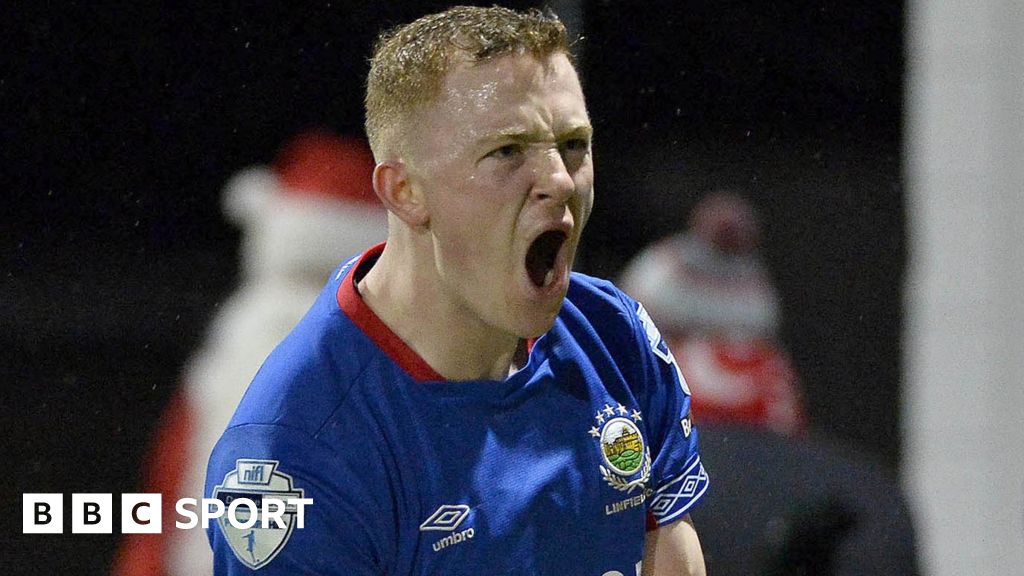 Shayne Lavery: Award-winning Linfield striker determined to win place ...