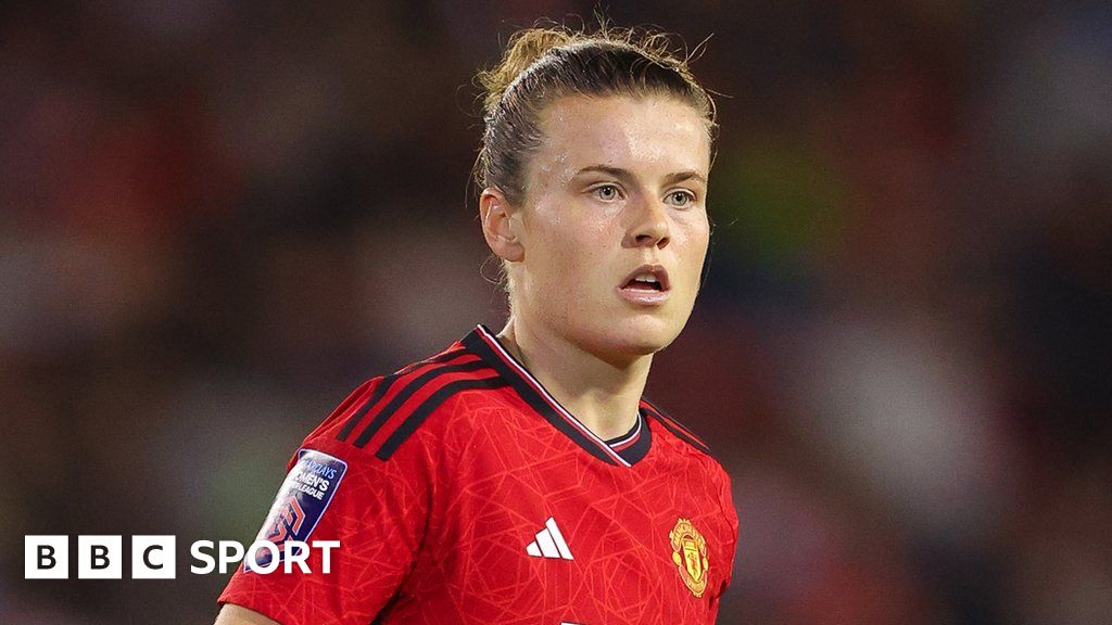 Hayley Ladd: Wales midfielder signs Man Utd contract extension until ...