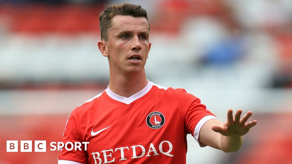 Kevin Foley: Charlton Athletic hand deal to experienced full-back - BBC ...