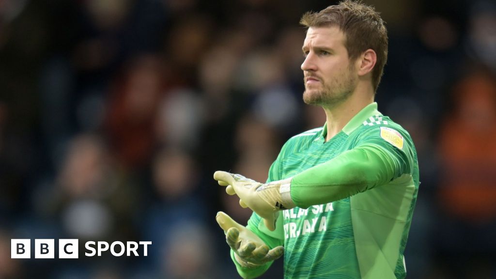 Alex Smithies: Leicester and former Huddersfield goalkeeper retires ...