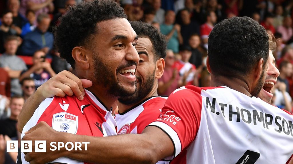 Jamie Reid: Stevenage striker signs extended contract - BBC Sport
