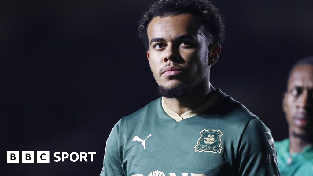 Tyreik Wright: Bradford City sign Plymouth Argyle forward on loan - BBC ...