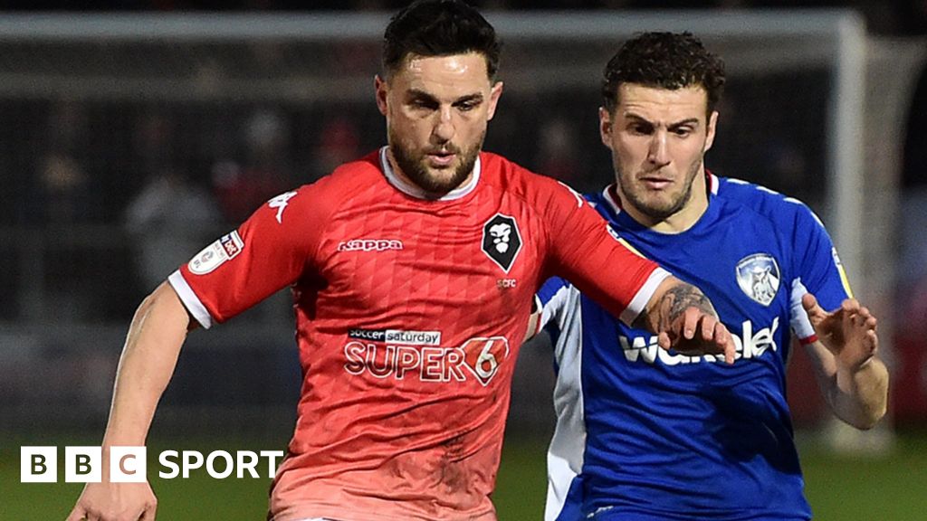 Craig Conway: St Johnstone sign former Scotland winger - BBC Sport