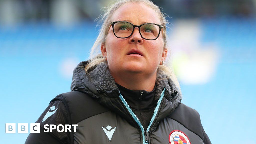 Kelly Chambers: Reading manager set for 150th game in charge - BBC Sport