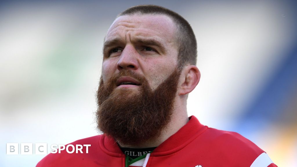 Jake Ball: Scarlets lock set to meet new son as he leaves Wales - BBC Sport