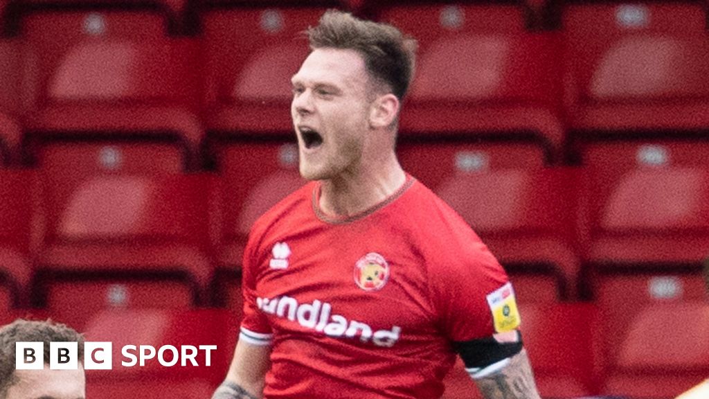 Joe Low: Wycombe Wanderers sign former Bristol City defender - BBC Sport