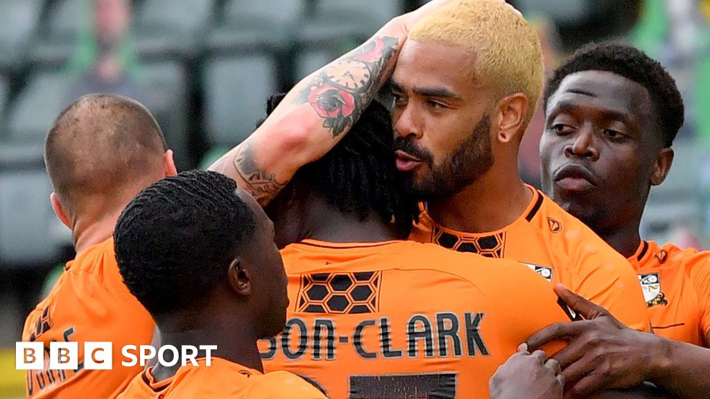 Yeovil Town 0-2 Barnet: Bees reach National League semi-finals - BBC Sport
