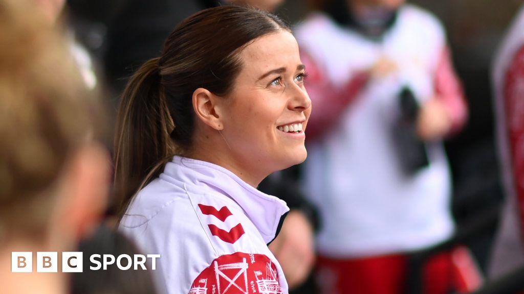 Chloe Bull: Wales and Bristol City midfielder ends playing career for ...