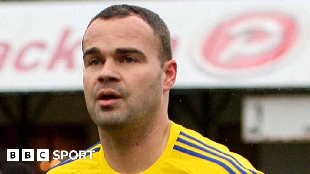Lee Fowler takes over as Flint Town United manager - BBC Sport