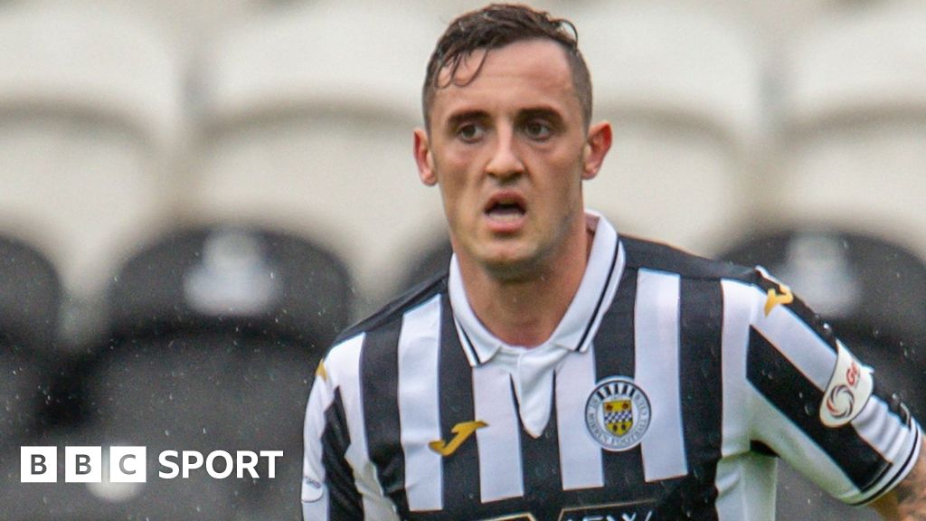Dylan Connolly: Northampton Town sign winger from St Mirren - BBC Sport