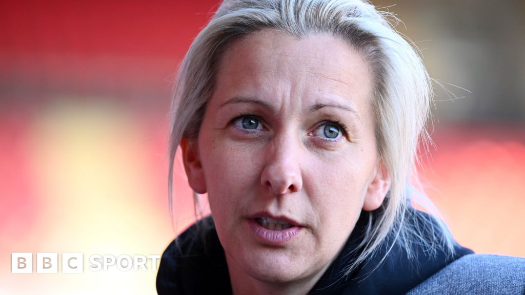 Carla Ward: Aston Villa manager signs new two-year deal - BBC Sport
