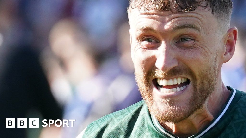 Dan Scarr: Plymouth Argyle defender signs new contract - BBC Sport