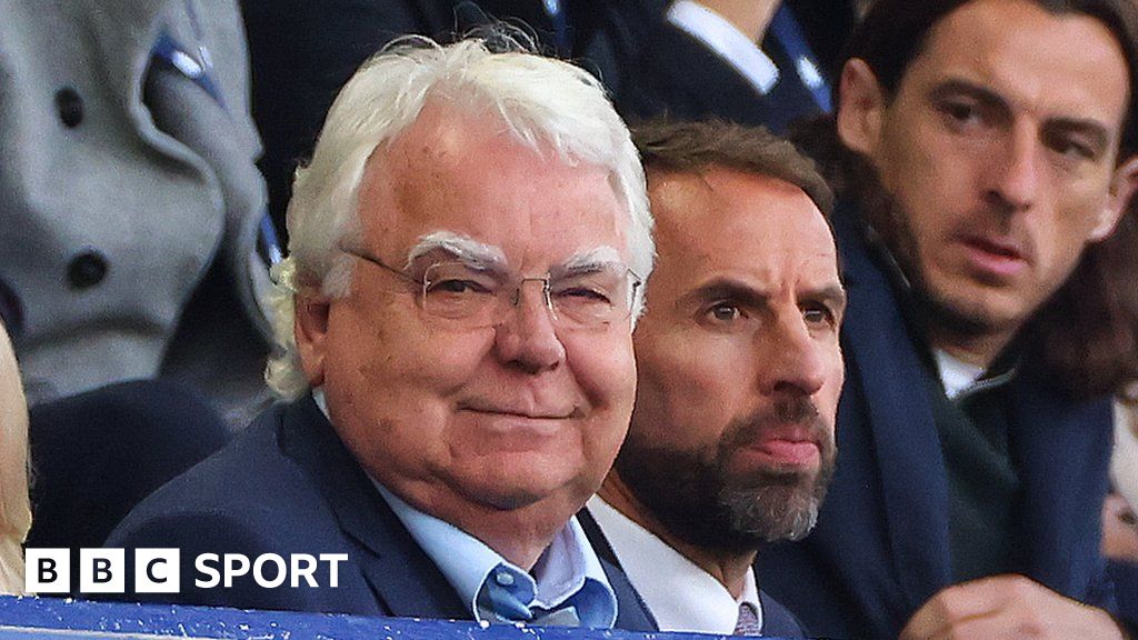 Everton chairman Bill Kenwright defends board and denies health ...