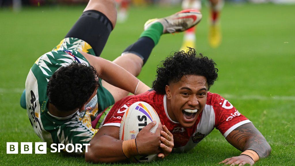 Tonga 92-10 Cook Islands: Tonga close Rugby League World Cup group in ...