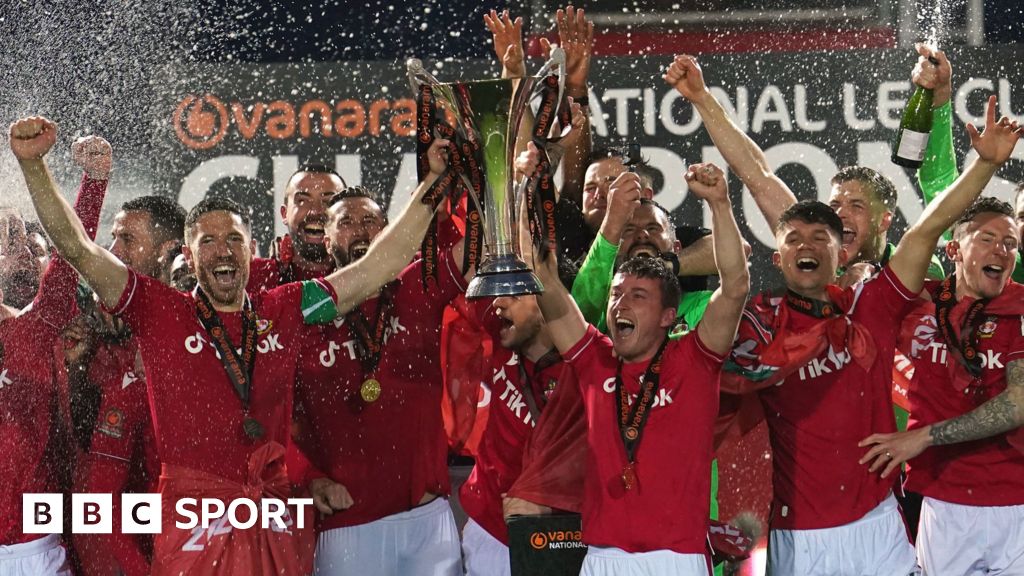Wrexham confirm open-top bus parade to celebrate promotion - BBC Sport