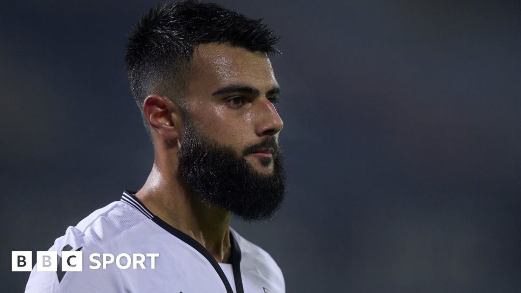 Easah Suliman: Former England youth international switches to Pakistan ...