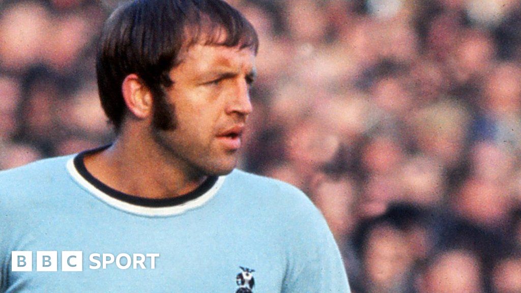 Ernie Hunt: 'Donkey kick' scorer for Coventry City dies aged 75 - BBC Sport