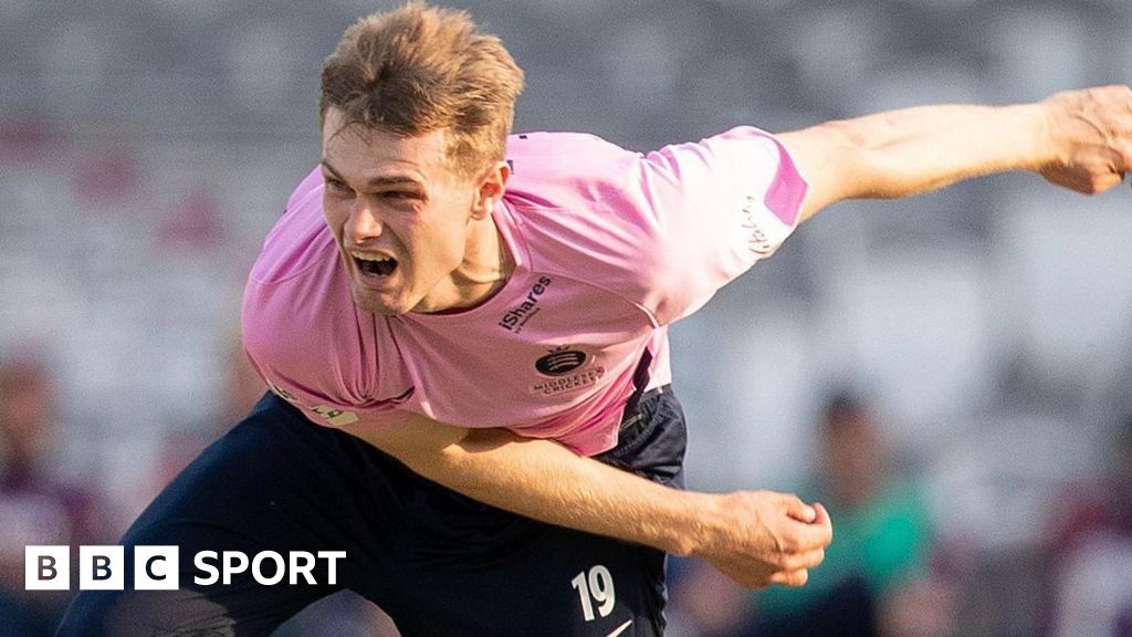 Blake Cullen: Middlesex fast bowler extends contract until 2026 - BBC Sport