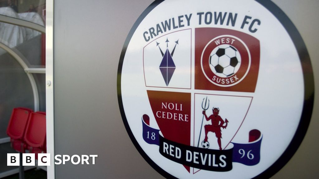 Crawley Town: Midfielder Henry Burnett joins on one-year deal - BBC Sport